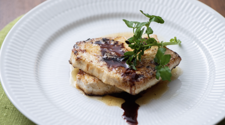 焦げ＆生焼けの失敗なし！ふっくら黄金色「魚のムニエル」かじきまぐろ編 松田美智子のサカナが食べたい！#2 | kufura（クフラ）小学館公式