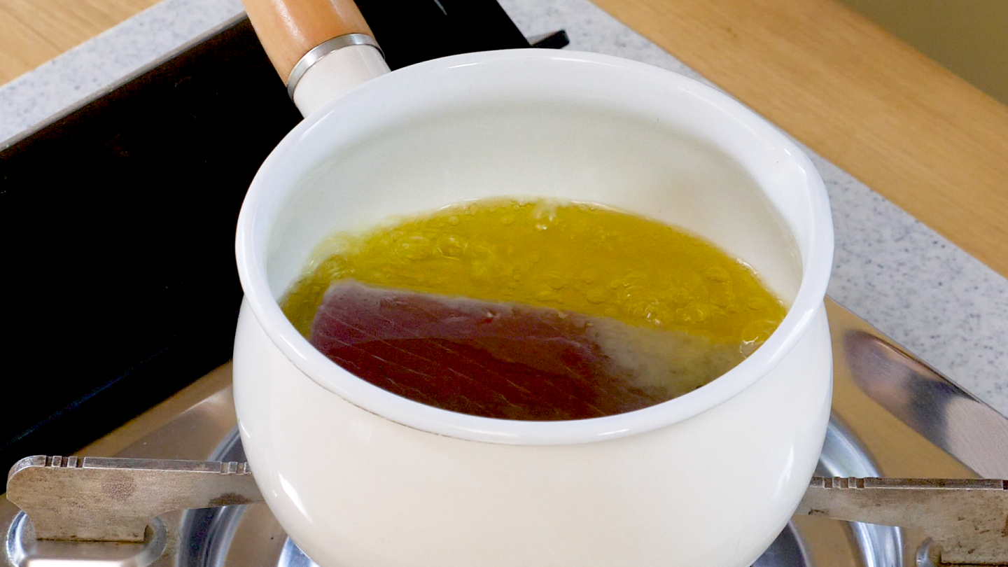 油まで絶品な「自家製ツナ」を作ってみよう！マグロの選び方解説も【沼津りえの季節の手仕事 #8】 | kufura（クフラ）小学館公式